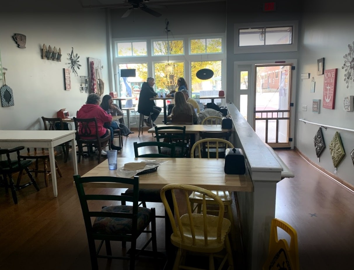 Top 9 Best Pizza places in Grand Haven, MI - Looking Glass Beachfront B&B